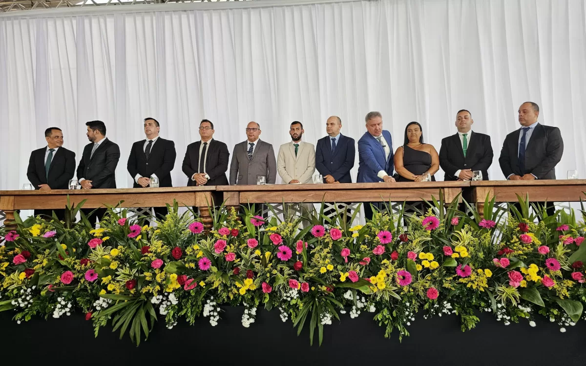 Prefeito, vice e vereadores tomam posse em Arraial do Cabo — RC24H