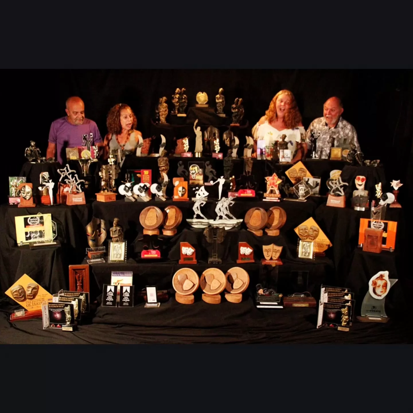 Exposição celebra 45 anos do grupo Creche na Coxia no Teatro Quintal ...